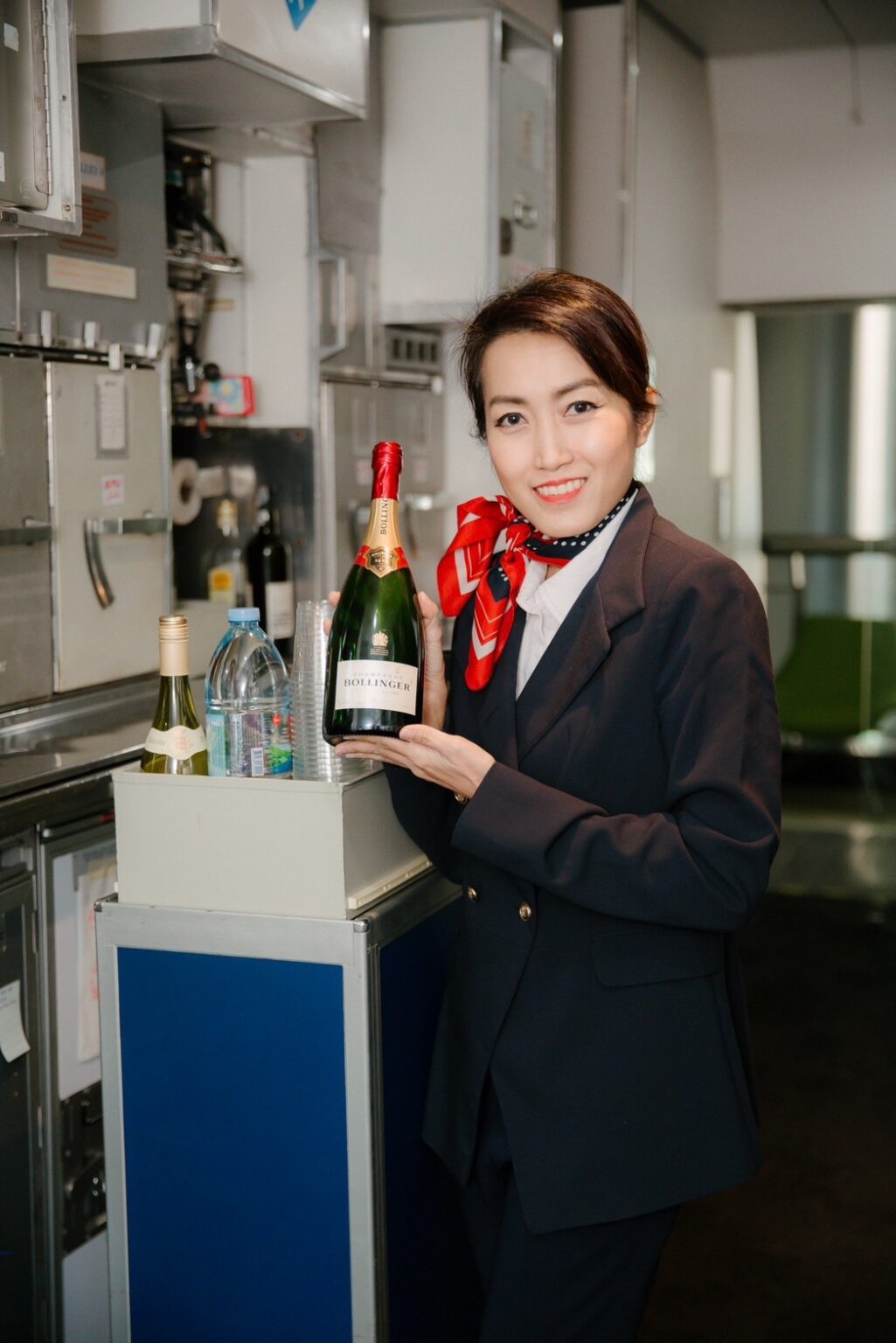 อยากเป็น“แอร์โฮสต์”หรือ“สจ๊วต”ต้องเริ่มยังไง? Review การเรียนสาขาธุรกิจ ...