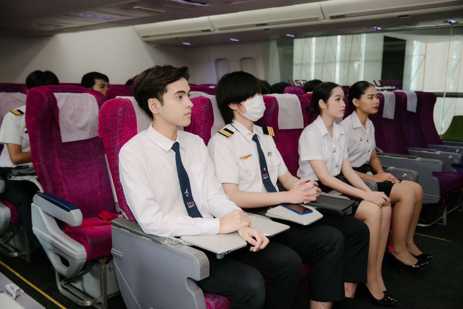 อยากเป็น“แอร์โฮสต์”หรือ“สจ๊วต”ต้องเริ่มยังไง? Review การเรียนสาขาธุรกิจ ...