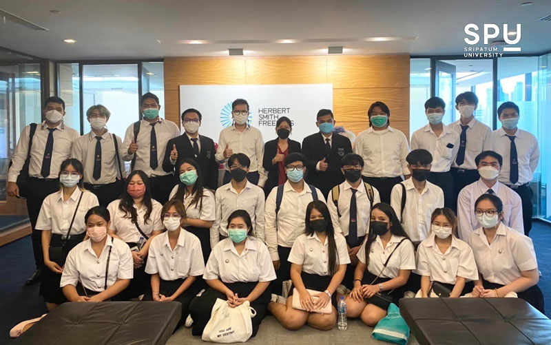 DEK นิติศาสตร์ SPU เรียนรู้งานด้านกฎหมาย สำนักงานกฎหมายระดับโลก “เฮอร์เบิร์ธ สมิธ ฟรีฮิลล์ ...