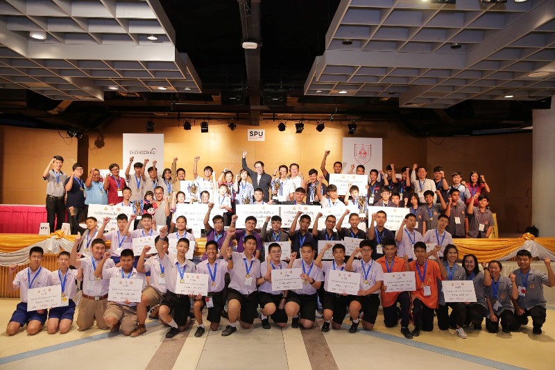 ม.ศรีปทุม มอบถ้วยนายกรัฐมนตรี ชนะเลิศ จ้าวความเร็ว!! ว.เทคนิคนครสวรรค์ ...