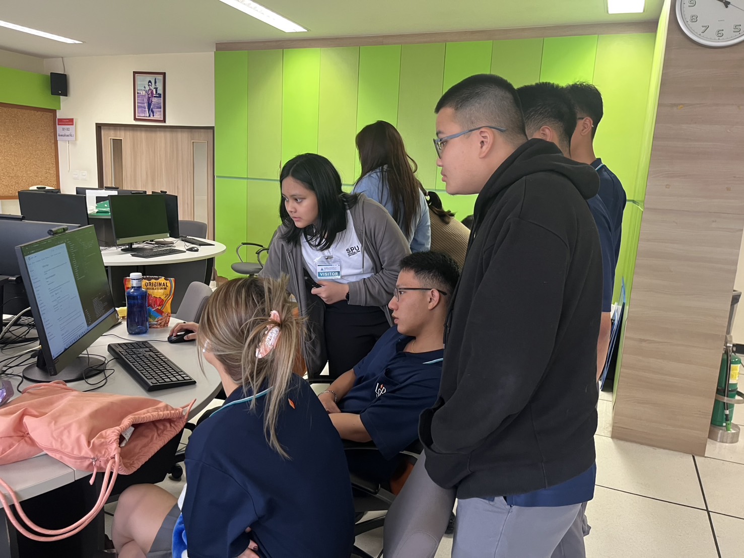 นักศึกษา IT SPU ถ่ายทอดความรู้ สู่เยาวชน! อบรมสร้างเว็บไซต์ ปูพื้นฐาน ...